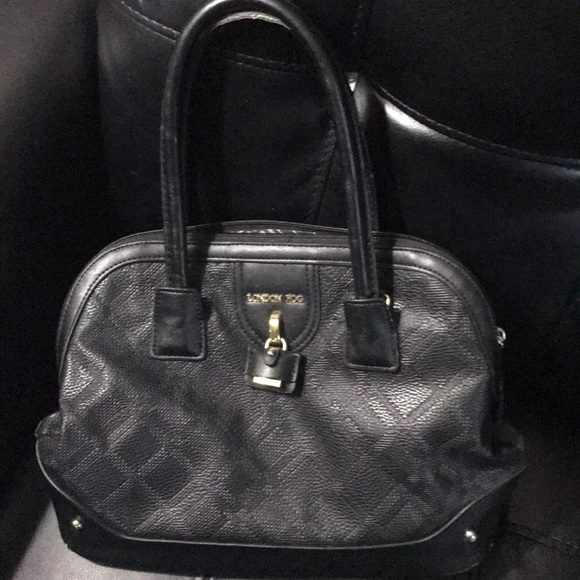 London Fog | Bags | Guc London Fog Textured Black Bag 3 Pkt Zipper ...